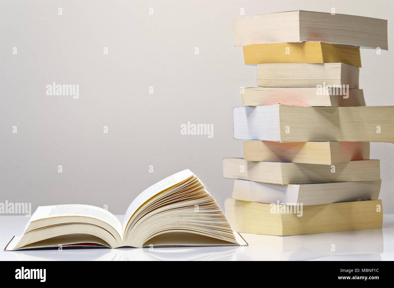 College bookstore hi-res stock photography and images - Alamy