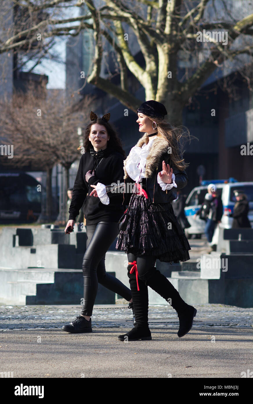 People dresses up in costumes hi-res stock photography and images - Alamy