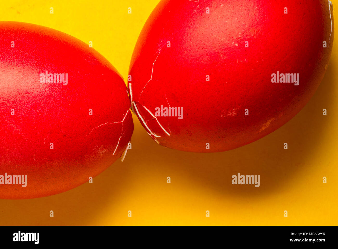 Eggs crash hi-res stock photography and images - Alamy