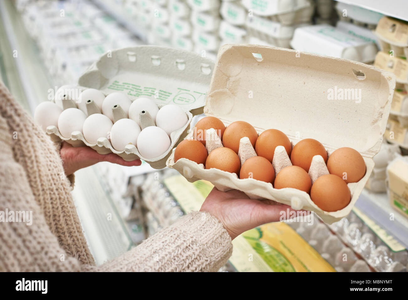 Grocery store eggs hi-res stock photography and images - Alamy