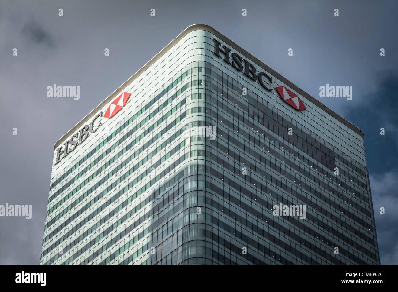 Hsbc building in canary wharf hi-res stock photography and images - Alamy