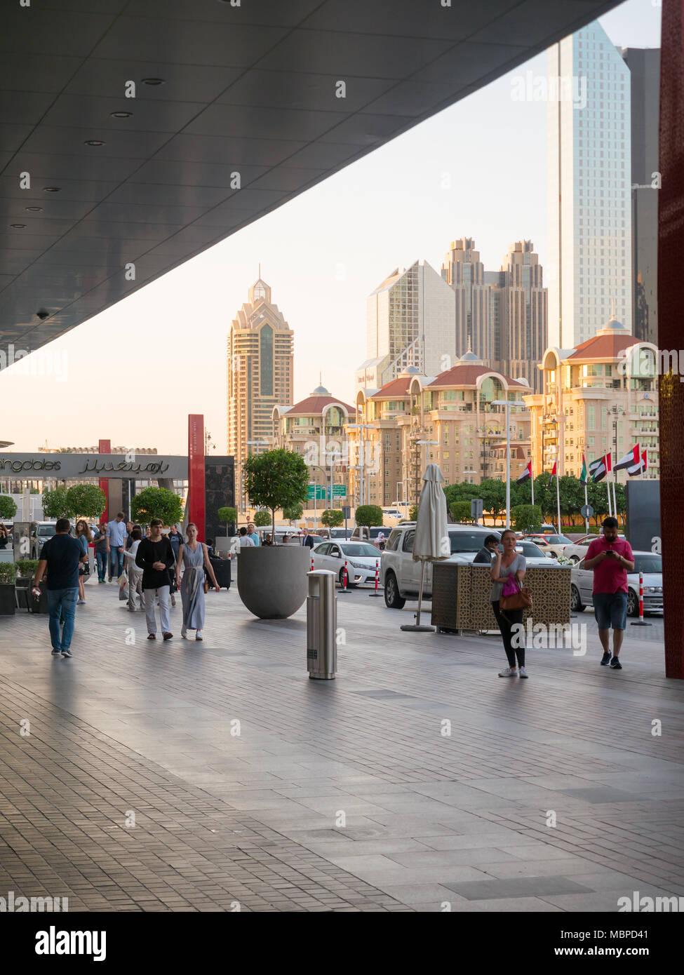 Outside area of the dubai mall hi-res stock photography and images - Alamy