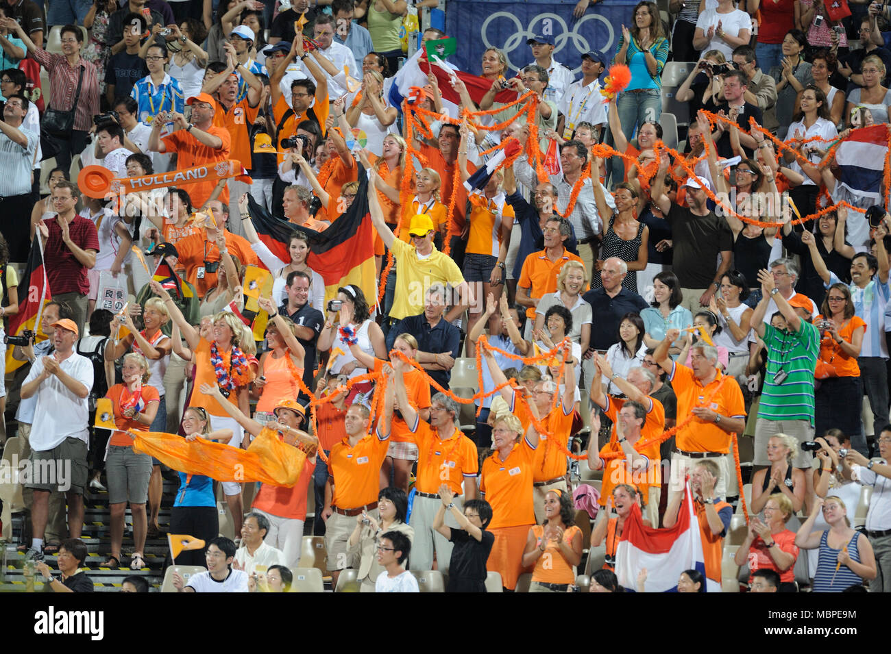Dutch orange fans hi-res stock photography and images - Alamy