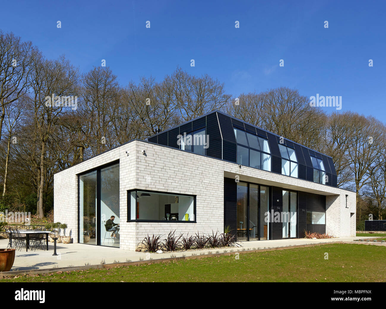 Approach slope hi-res stock photography and images - Alamy