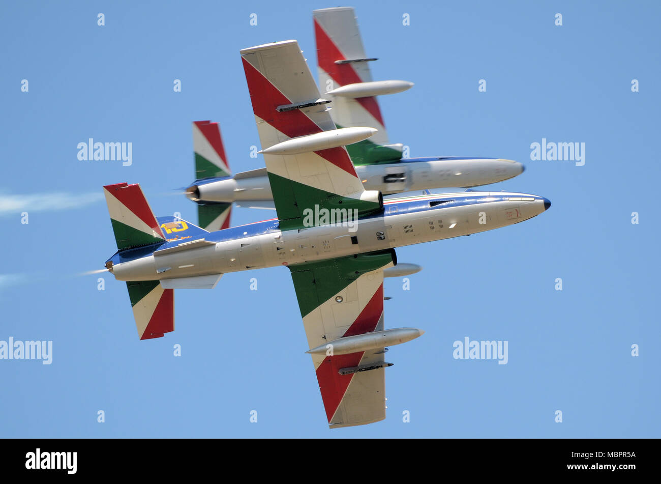 Jet acrobático hi-res stock photography and images - Alamy