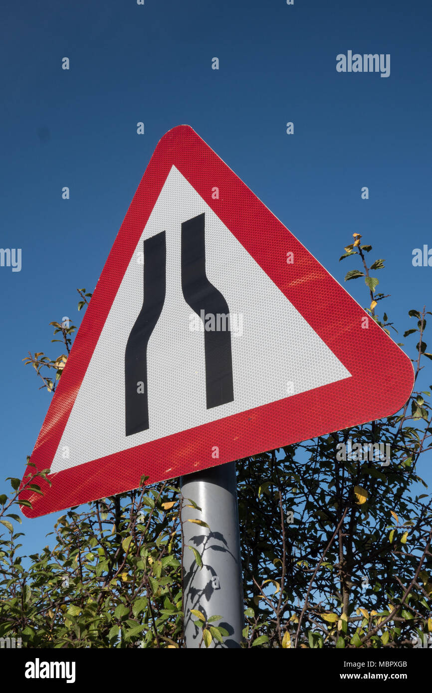 Road Narrows Sign Stock Photos & Road Narrows Sign Stock Images - Alamy