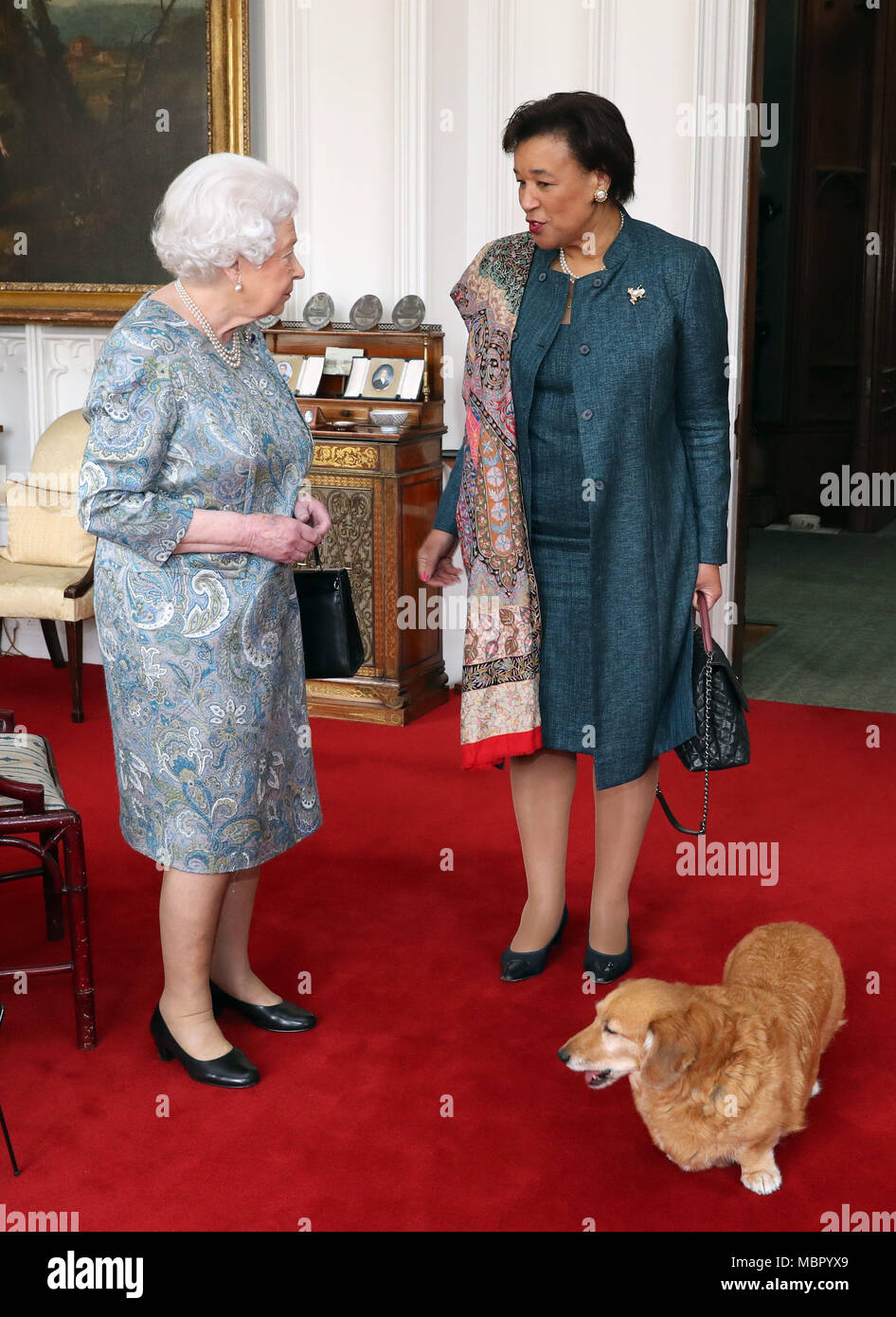 Queen elizabeth ii receives commonwealth secretary general hi-res stock ...