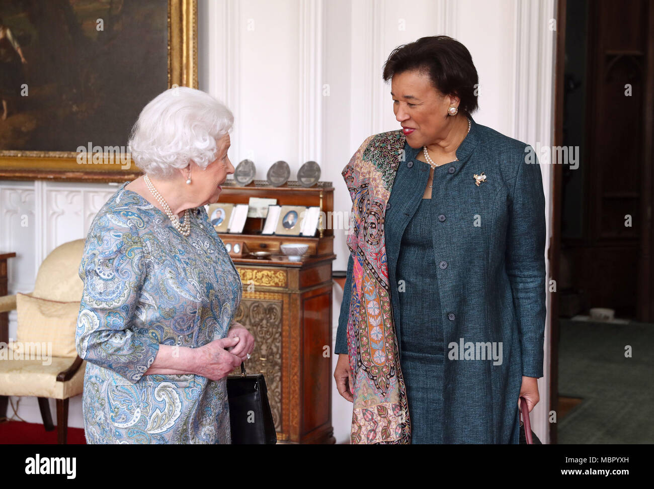 Queen elizabeth ii left receives the commonwealth secretary general hi ...