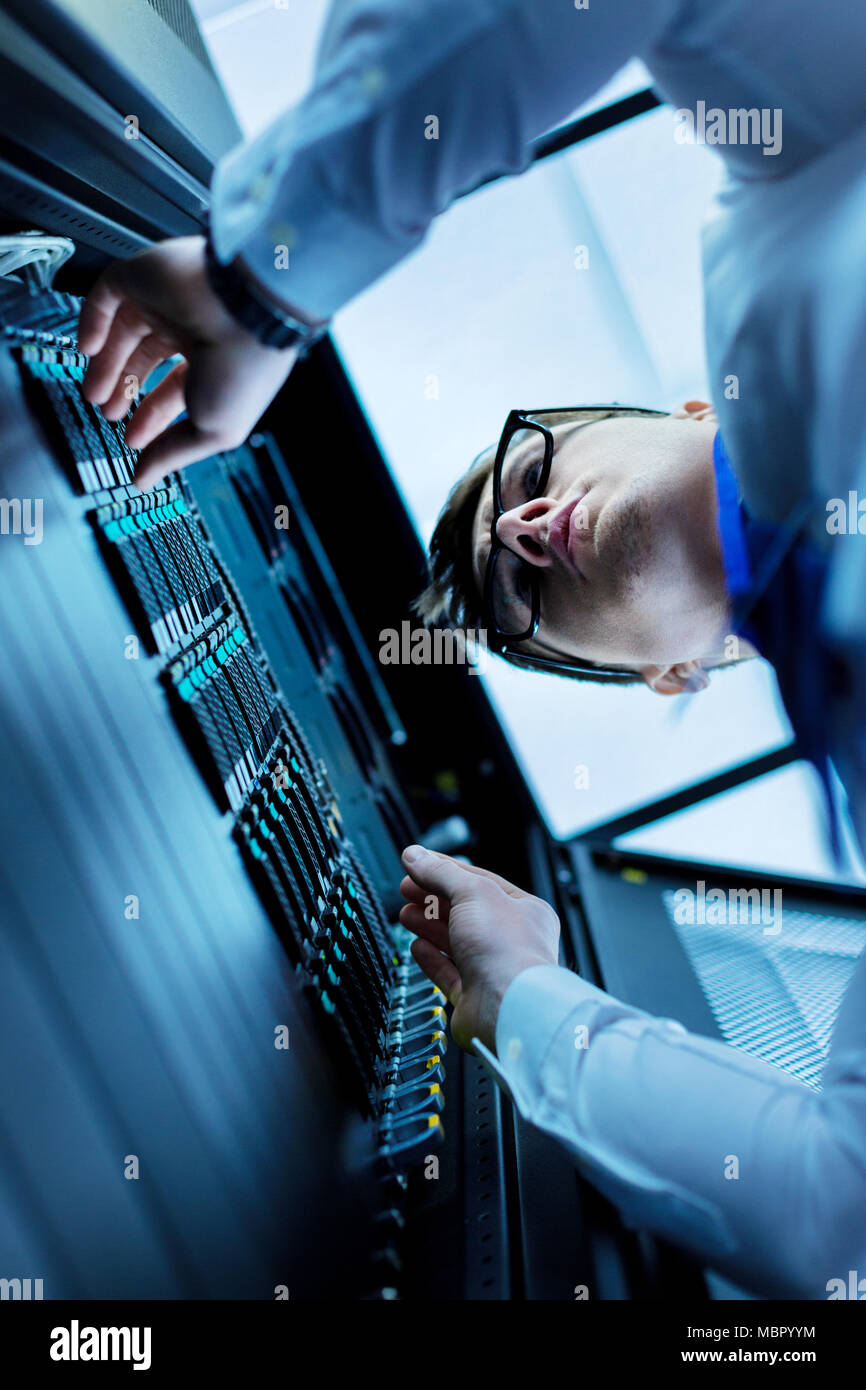 Data centre operator hi-res stock photography and images - Alamy