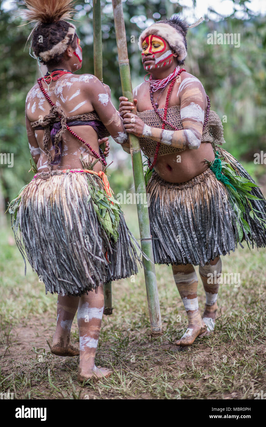 Tari papua new guinea hi-res stock photography and images - Alamy