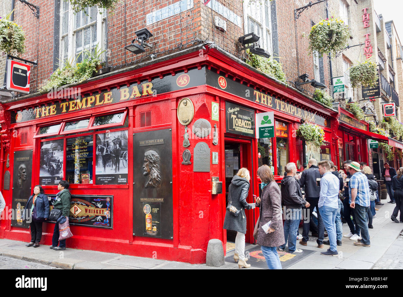Corner bar temple bar neighborhood hi-res stock photography and images ...