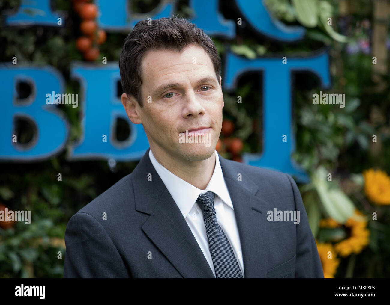 Peter west presenter hi-res stock photography and images - Alamy