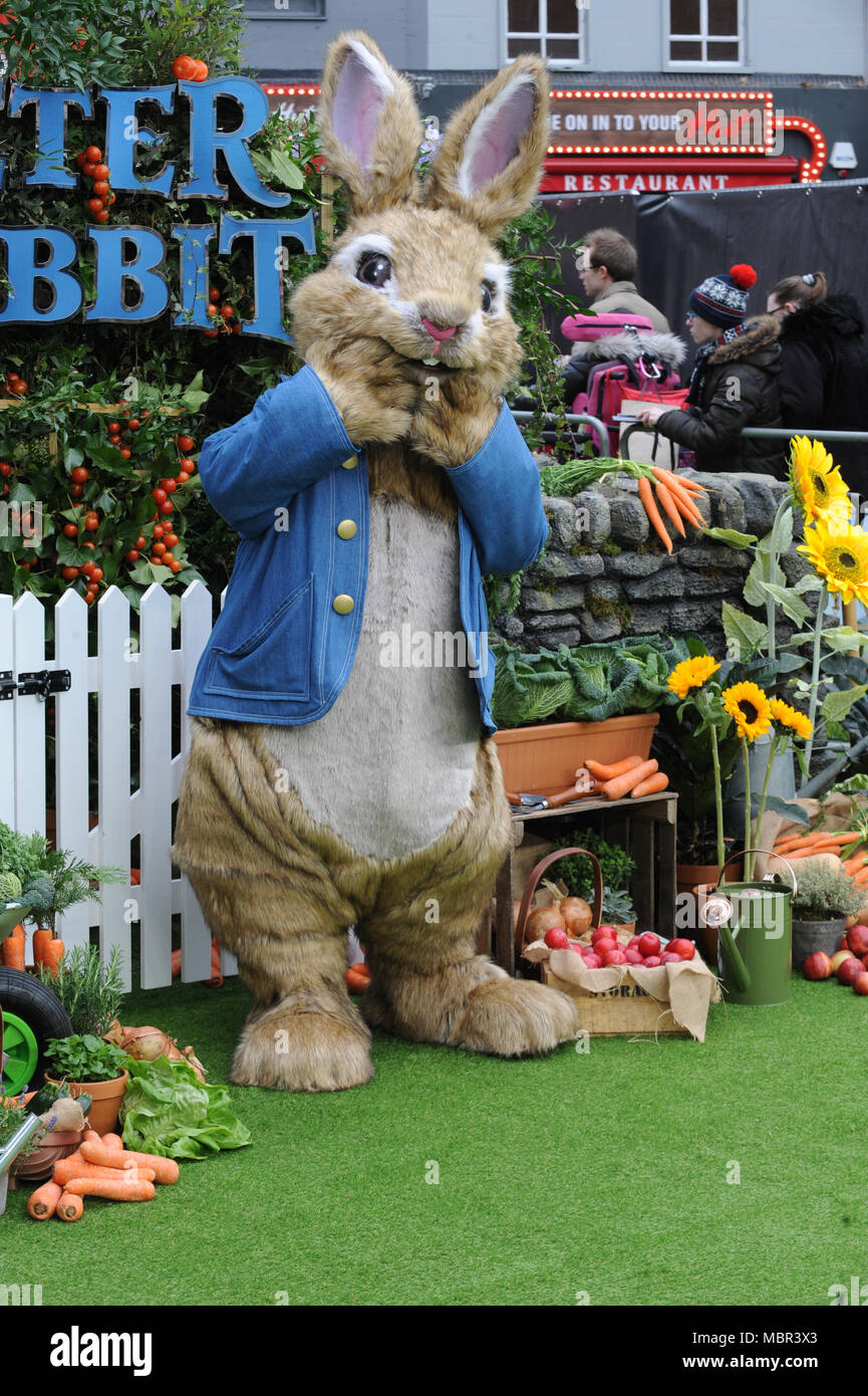 Peter rabbit the movie hi-res stock photography and images - Alamy