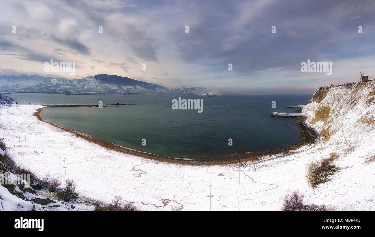 Getxo beach hi-res stock photography and images - Alamy