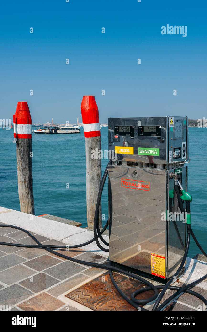 Benzene station hi-res stock photography and images - Alamy
