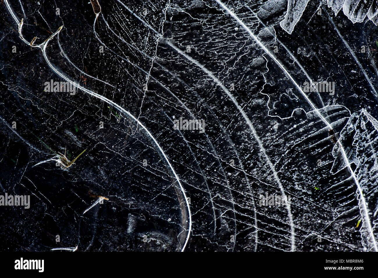 Patterns in ice hi-res stock photography and images - Alamy