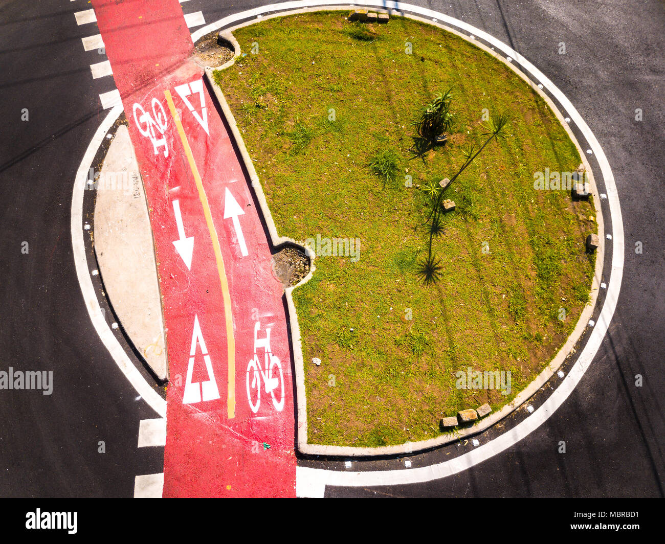 Pedestrian bicycle paths white hi-res stock photography and images - Alamy