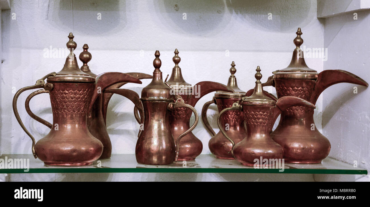 Saudi arabia tea hi-res stock photography and images - Alamy
