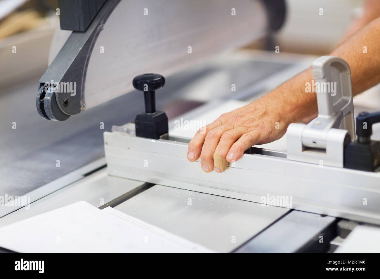 Panel saw hi-res stock photography and images - Alamy