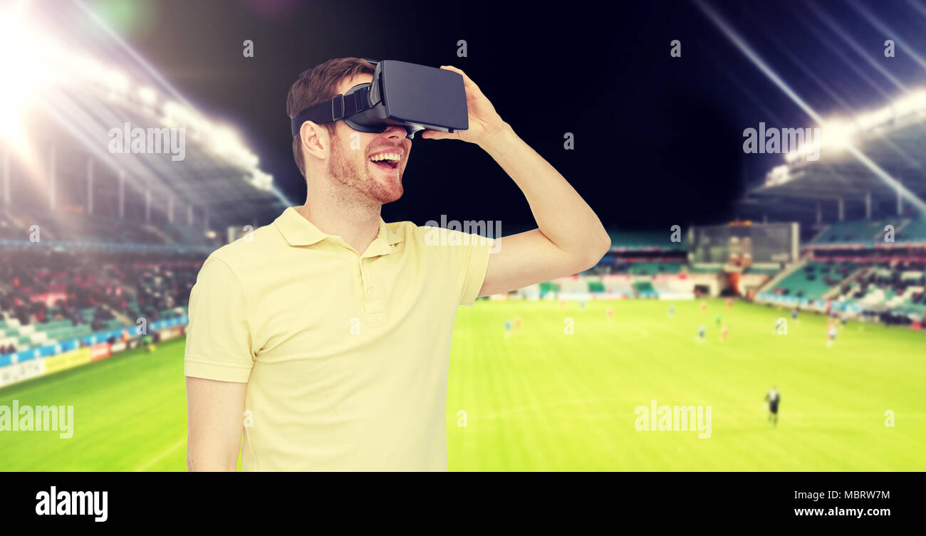 Man football virtual game hi-res stock photography and images - Alamy