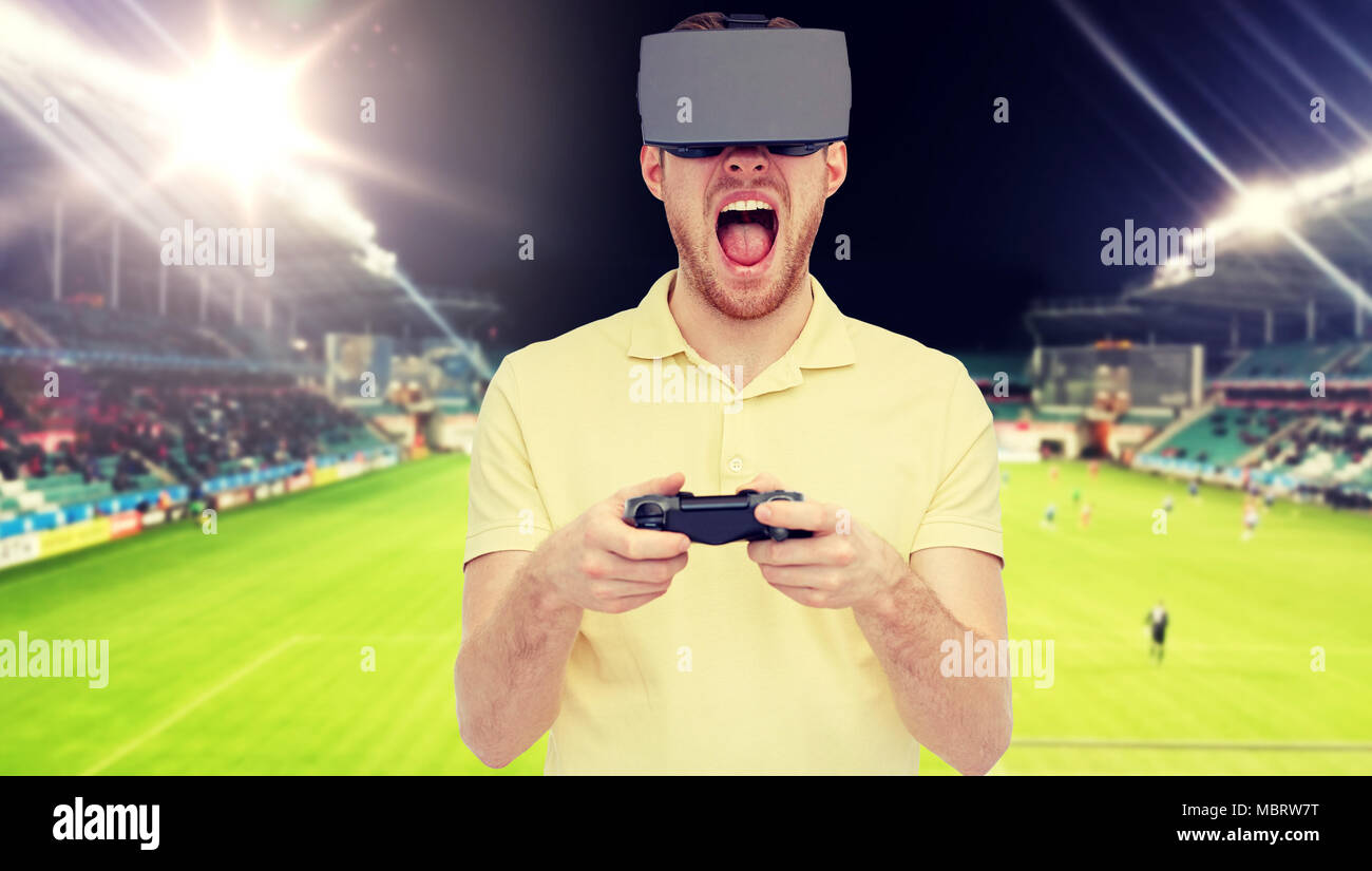 Video game football interactive hi-res stock photography and images - Alamy