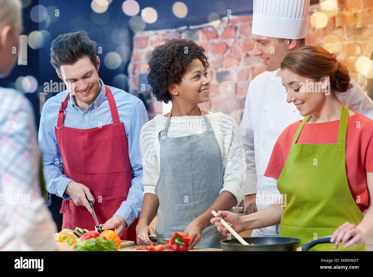 Friends kitchen vegetables hi-res stock photography and images - Alamy