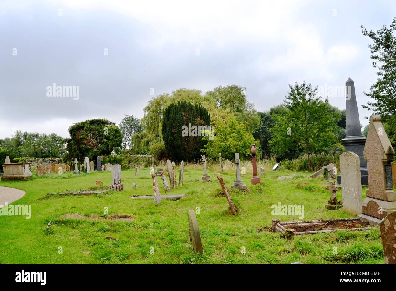 War memorial and old english graveyard hi-res stock photography and ...