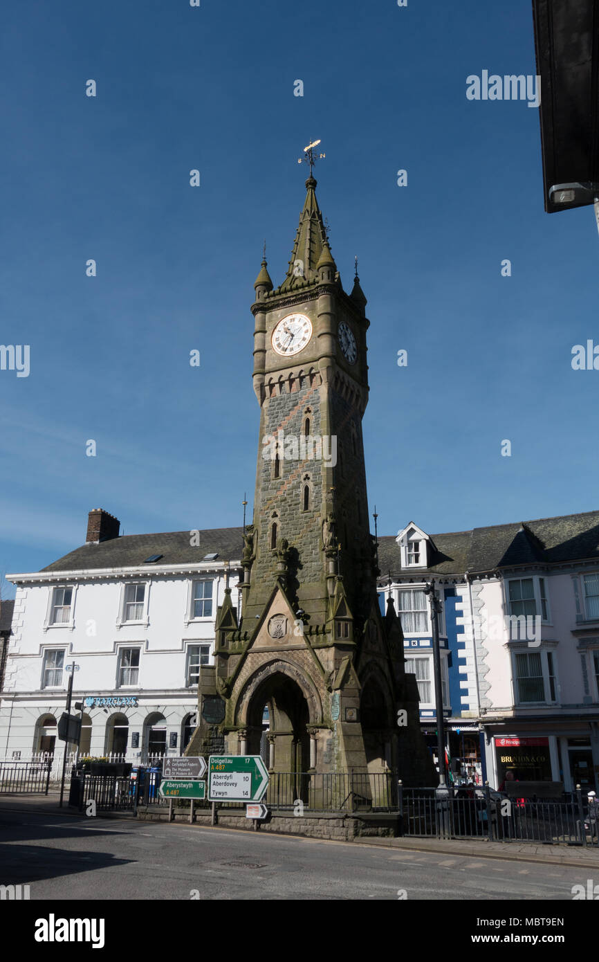 Shops machynlleth powys hi-res stock photography and images - Alamy