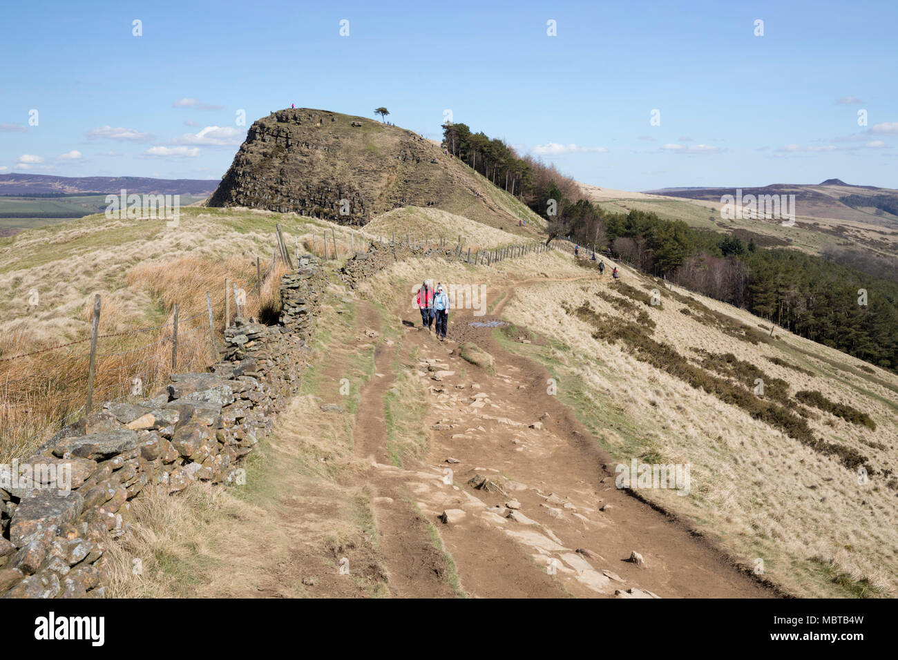 Castleton peak district spring hi-res stock photography and images - Alamy