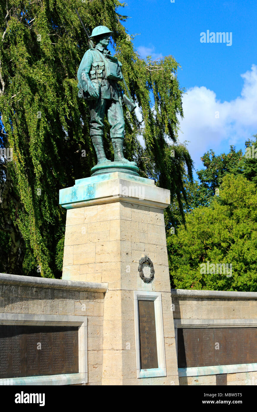 The War Memorial in Abbey Park, Evesham, Worcestershire, England ...