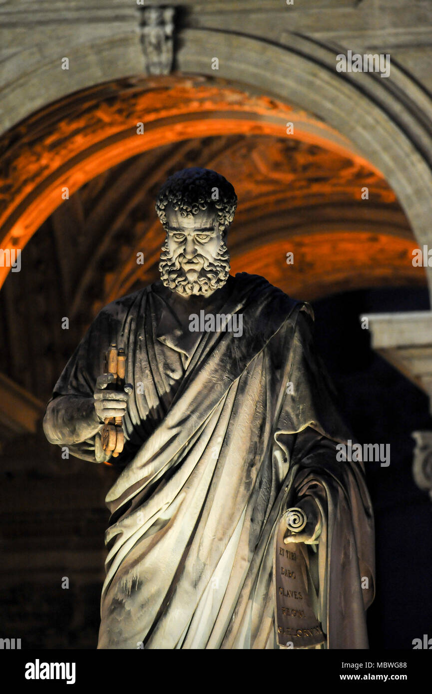 Saint Peter statue on Piazza San Pietro (Saint Peter Square) of Italian ...