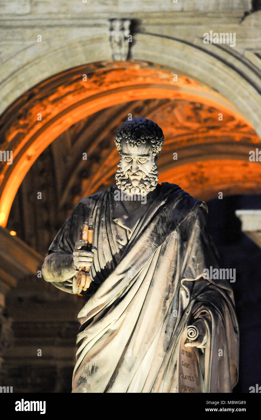 Saint Peter statue on Piazza San Pietro (Saint Peter Square) of Italian ...