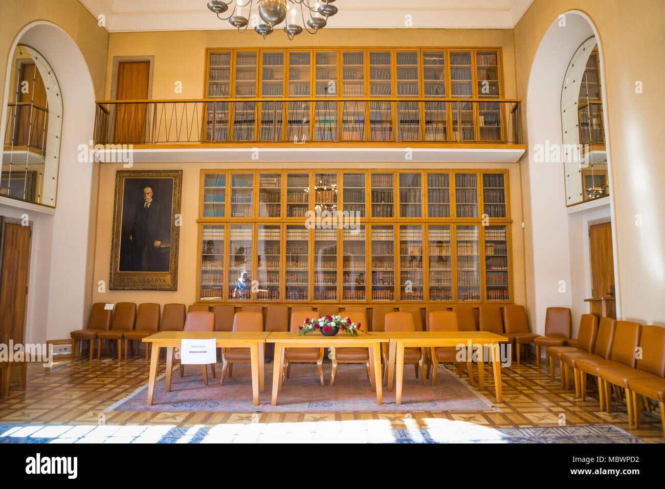 Medieval hall library hi-res stock photography and images - Alamy