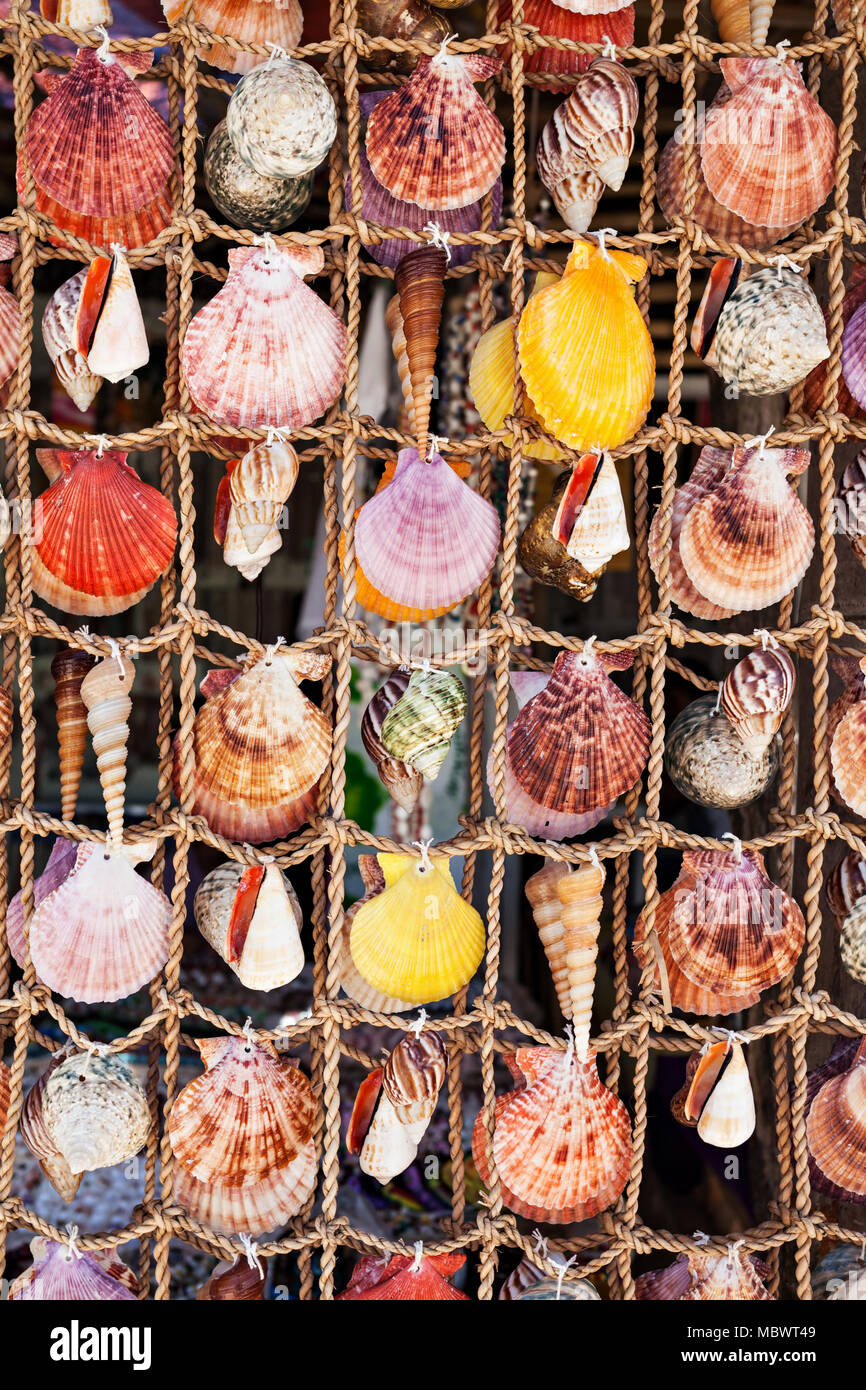 Handmade shell souvenirs on the local market Stock Photo - Alamy