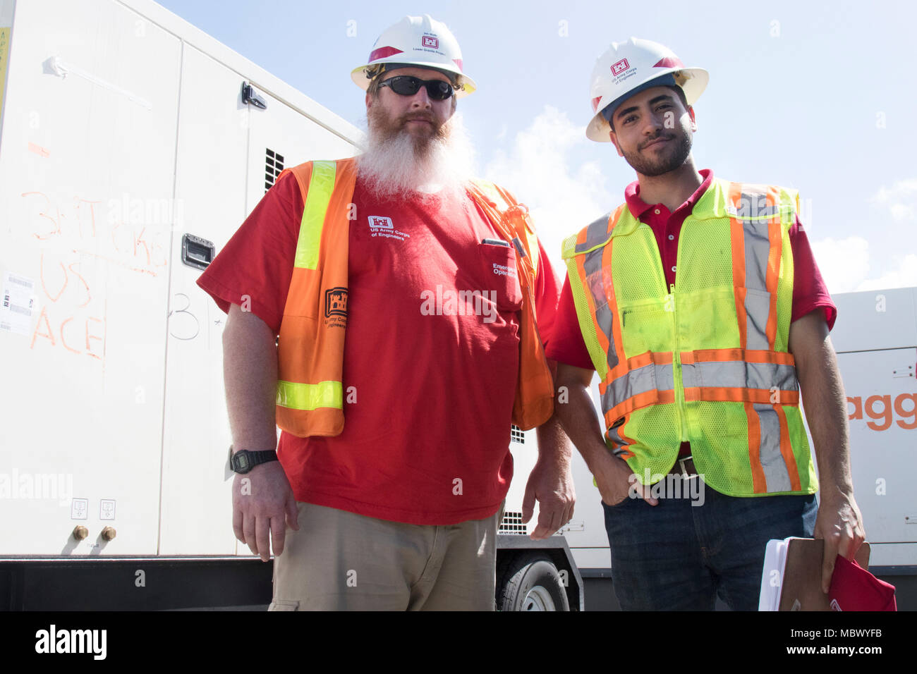 Jim Wade (left), from the U.S. Army Corps of Engineers Walla Walla ...
