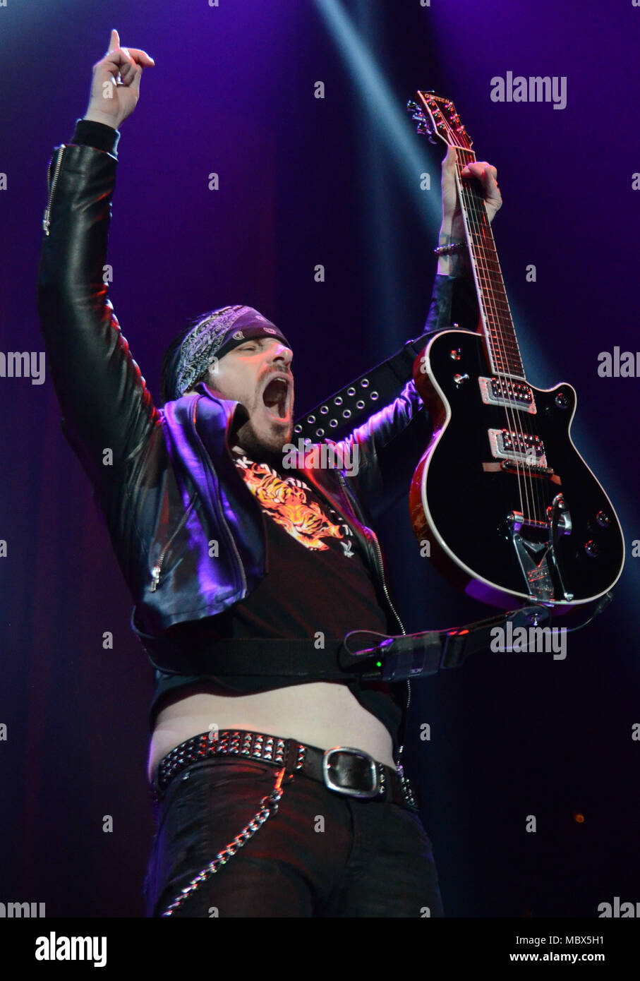 Black star riders band hi-res stock photography and images - Alamy