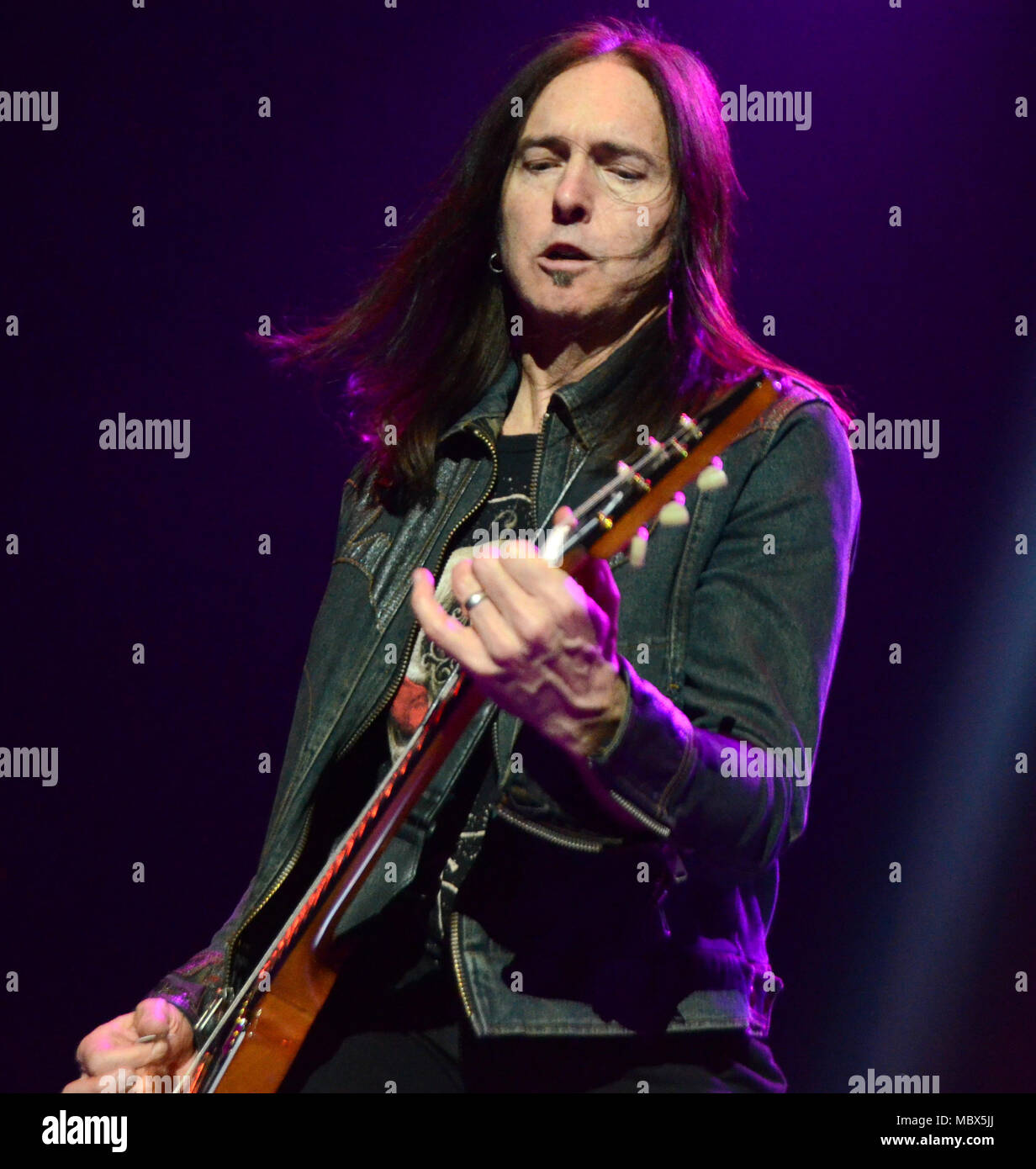 Black star riders band hi-res stock photography and images - Alamy