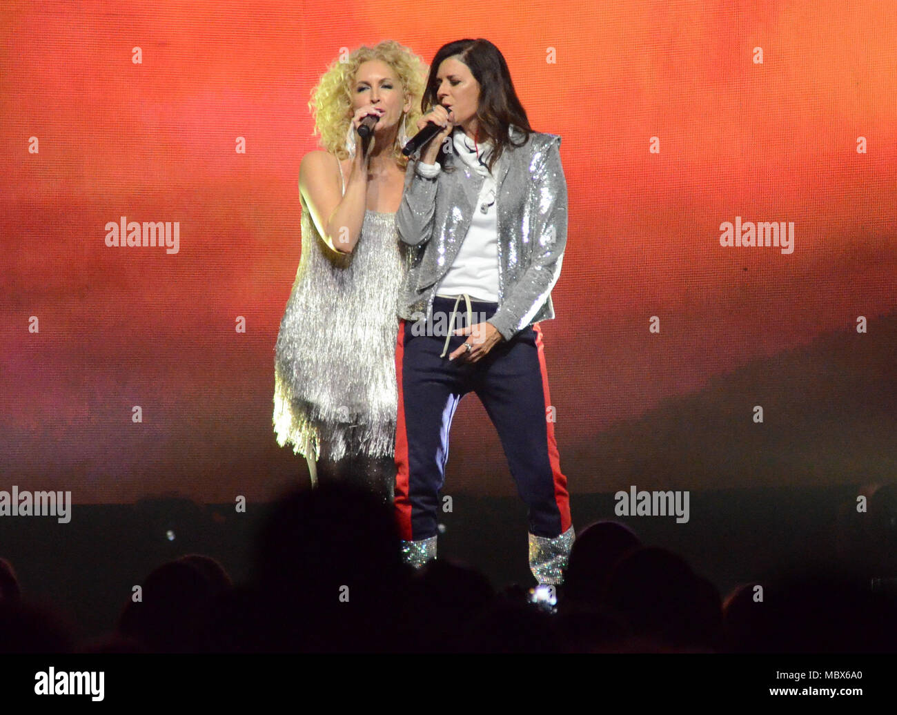 Milwaukee, Wisconsin, USA. 6th Apr, 2018. Country singers Kimberly ...