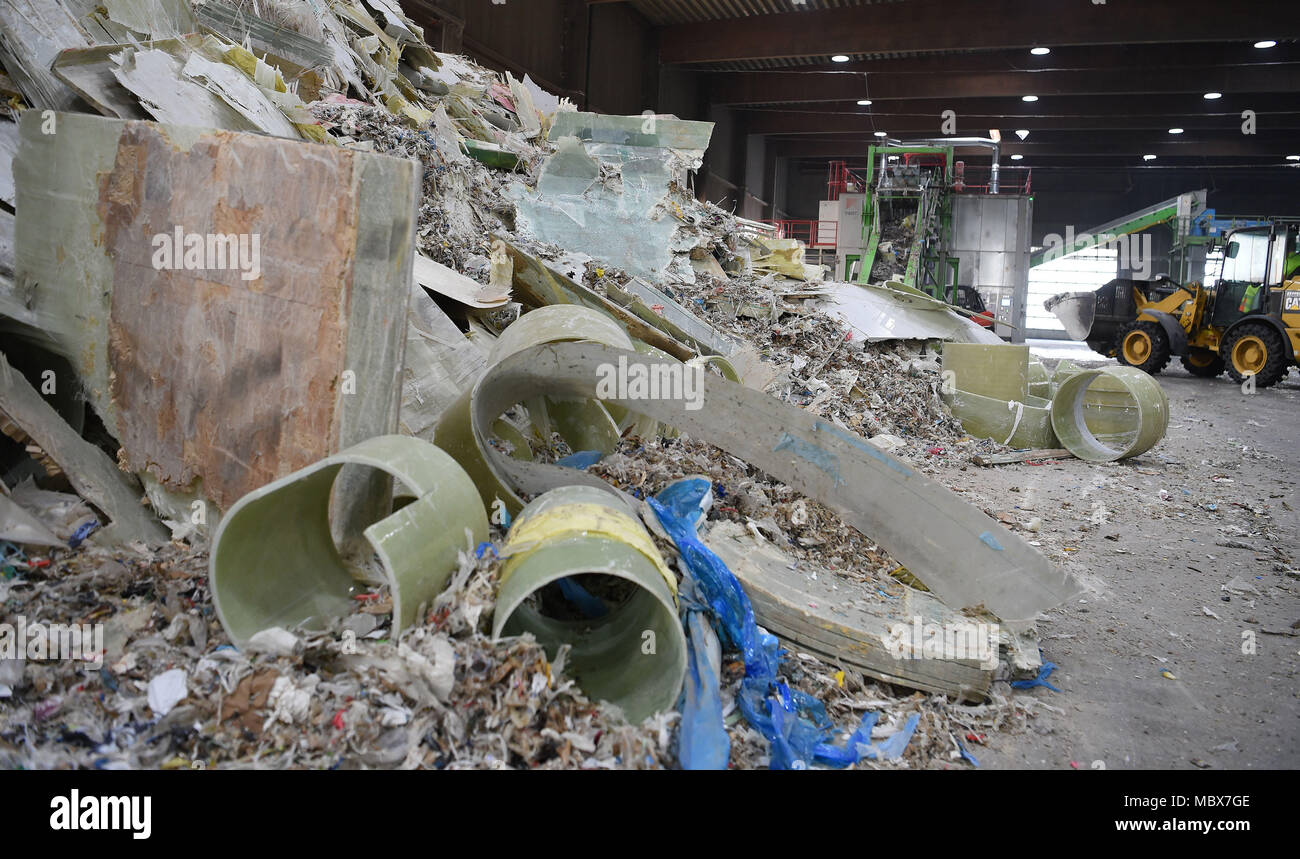 09 April 2018, Germany, Bremen: Pre-crushed glass fibre reinforced ...