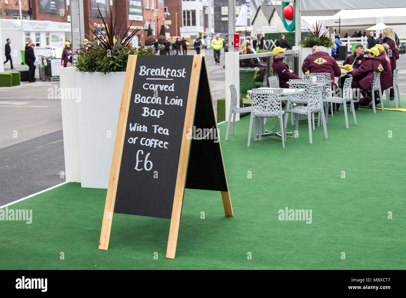 Grand national aintree chair hi-res stock photography and images - Alamy