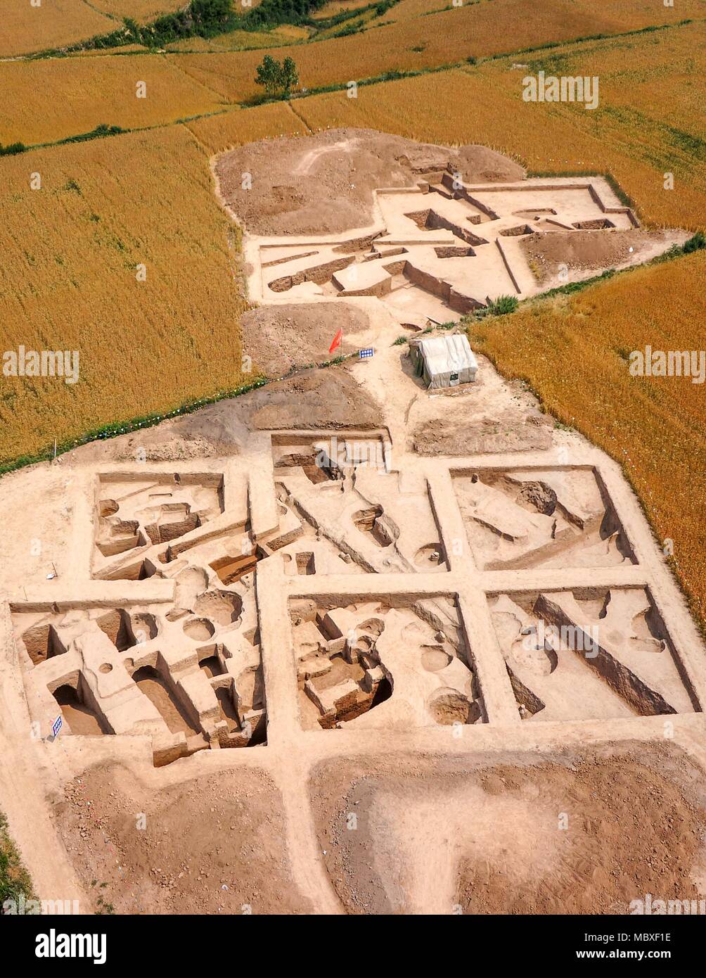 Chinese neolithic hi-res stock photography and images - Alamy