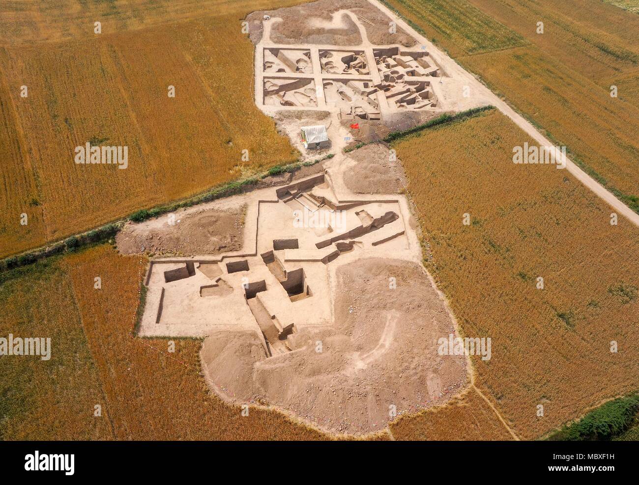 Chinese neolithic hi-res stock photography and images - Alamy