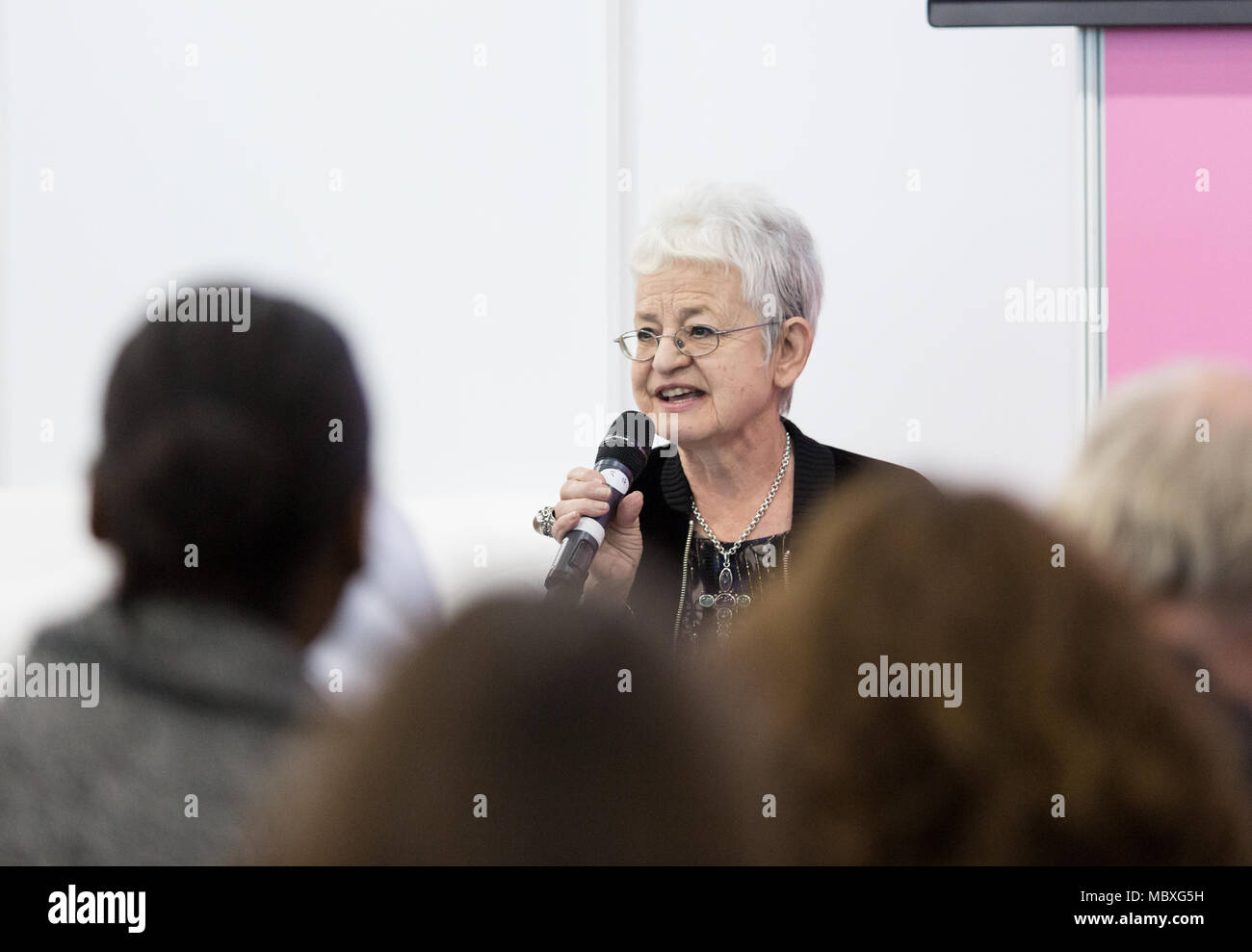 Jacqueline wilson books hi-res stock photography and images - Alamy