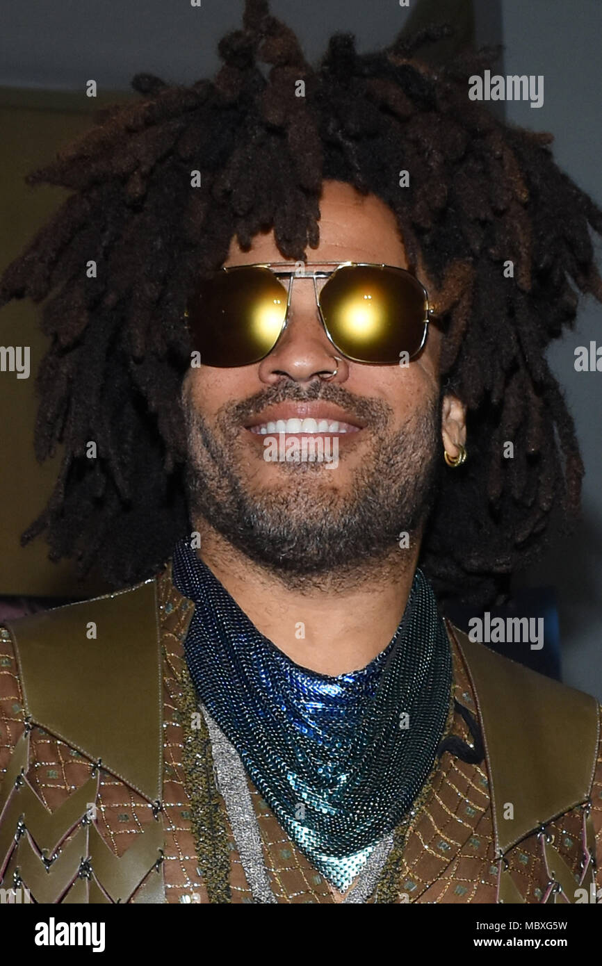 Mexico City, Mexico. 11th Apr, 2018. American Singer Lenny Kravitz seen ...