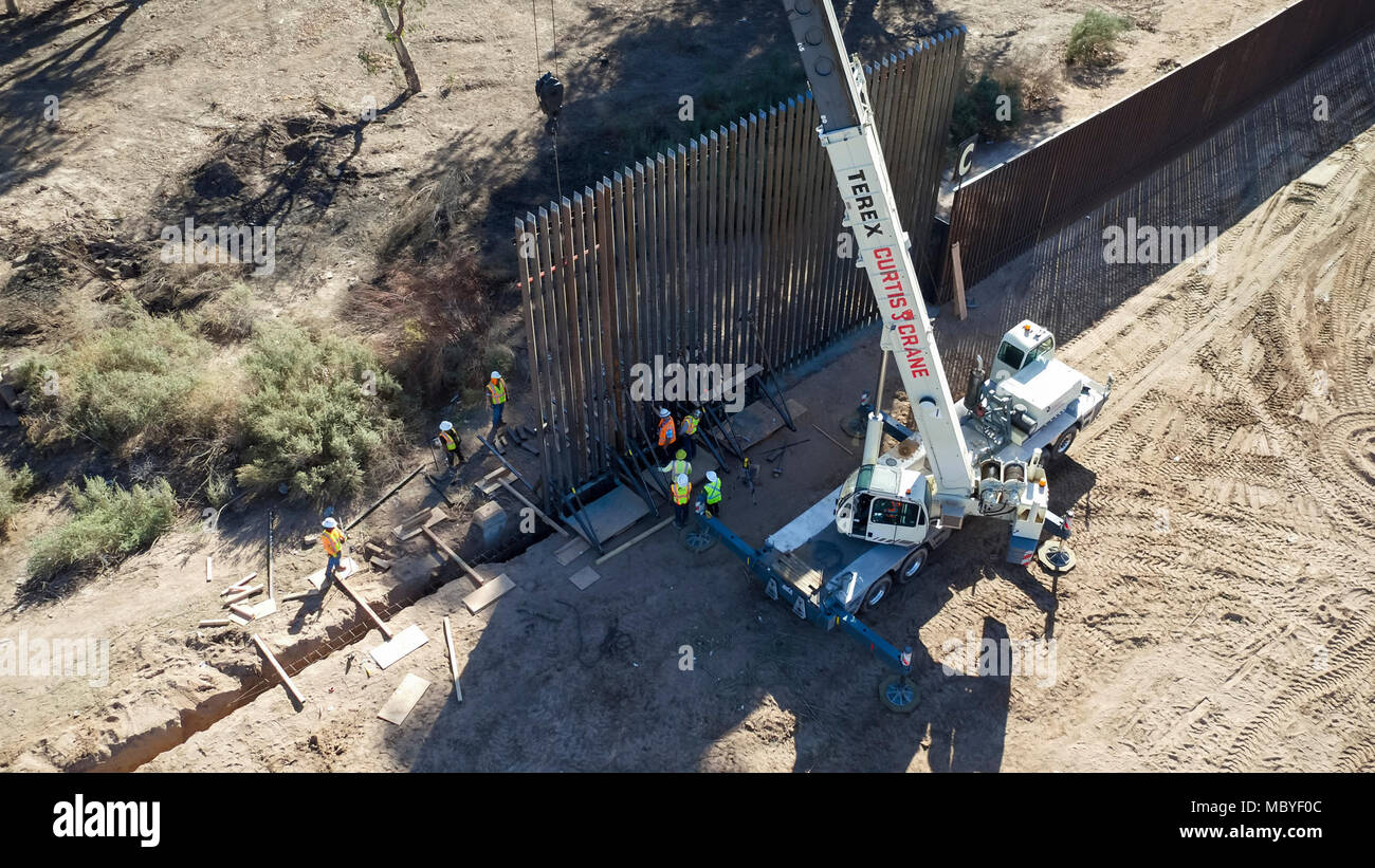 Cbpborderwall hi-res stock photography and images - Alamy