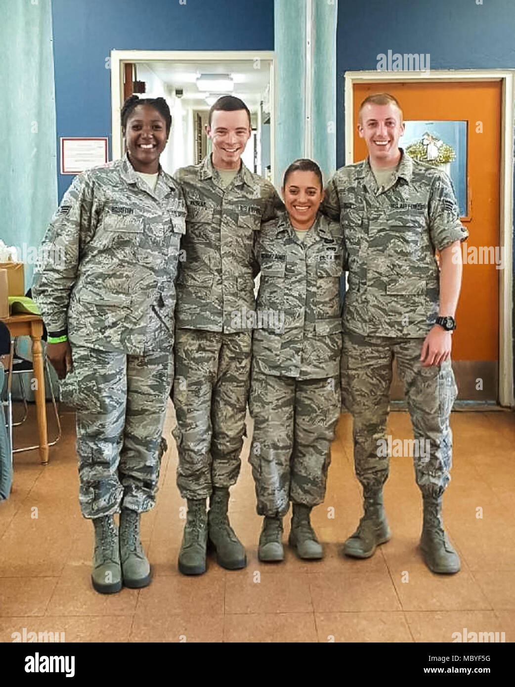 Illinois Air National Guard services specialists pose for a photo ...