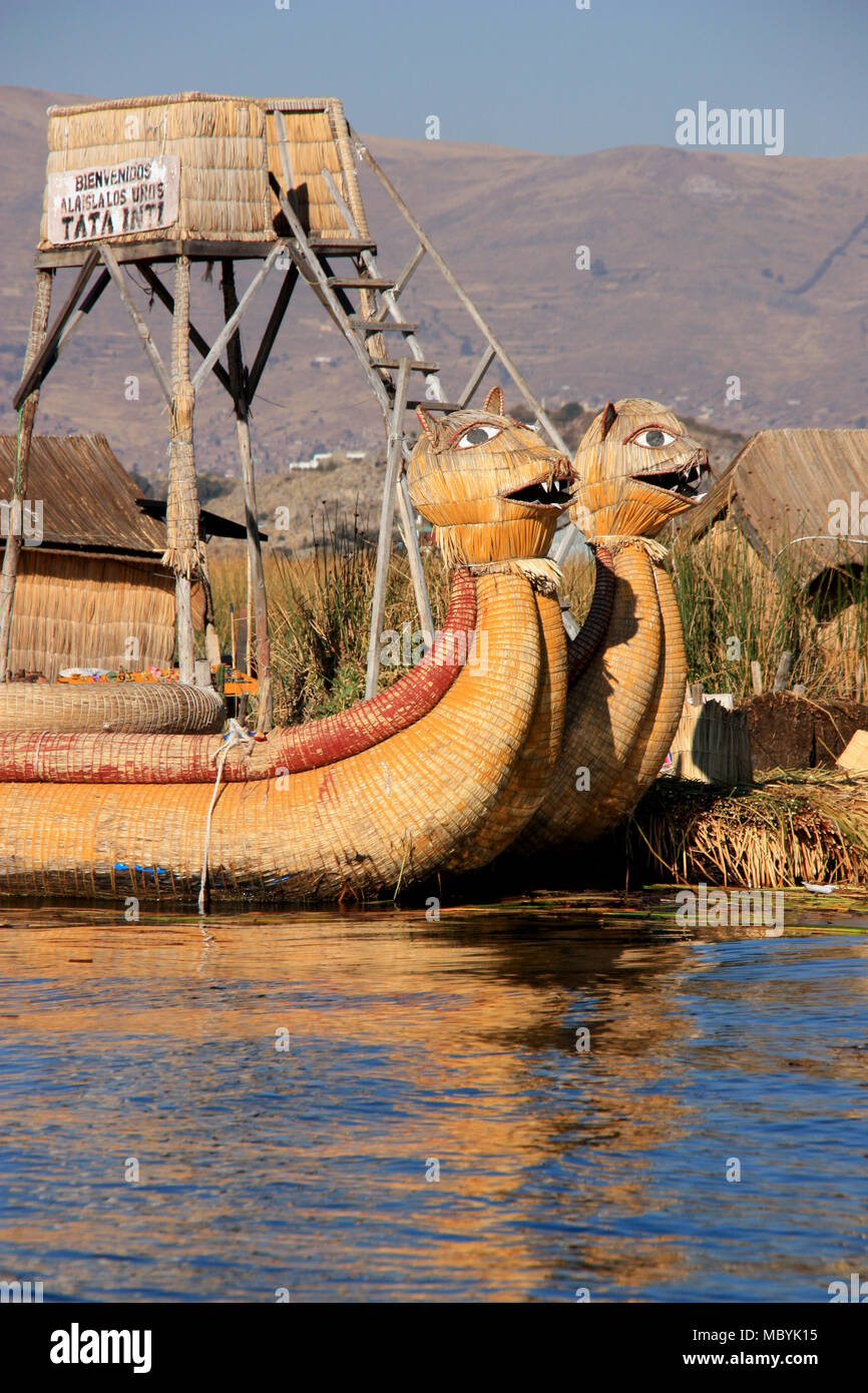 Traditional Reed Boats on the Isla los Uros, the Floating Islands of ...