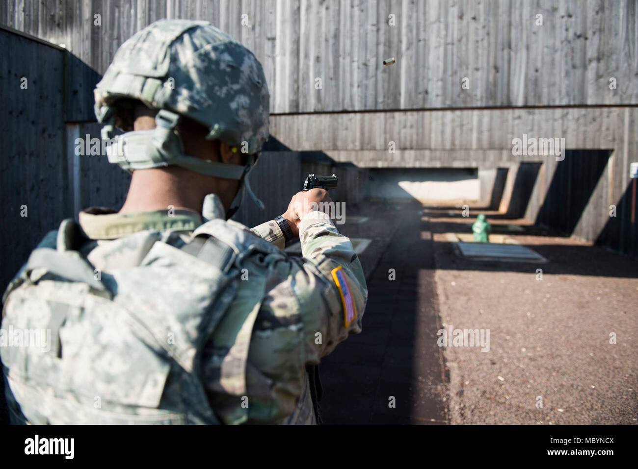Soldiers from HHC, 2d Theater Signal Brigade conduct M4/M9 ranges with ...