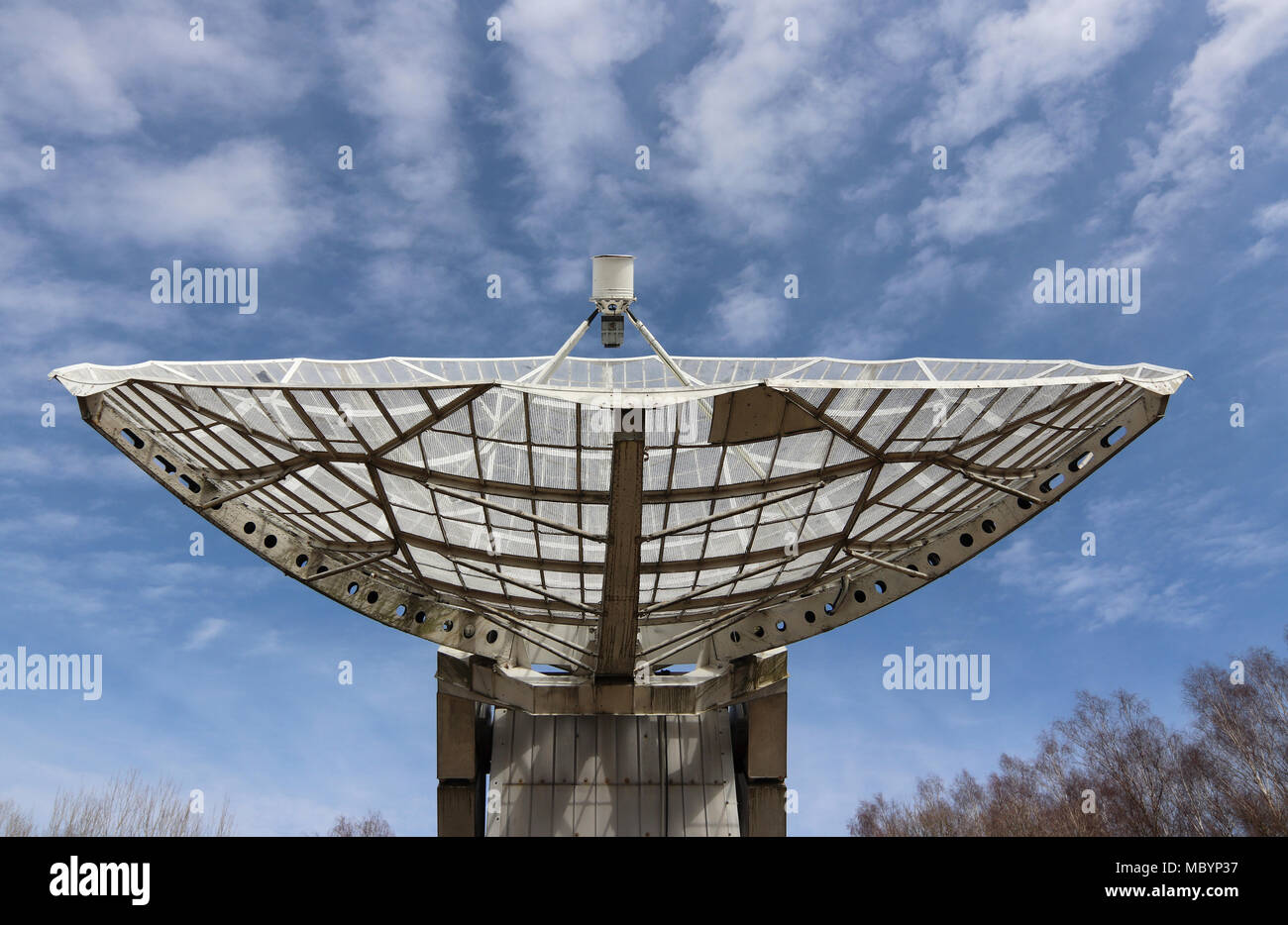 Directional antenna hi-res stock photography and images - Alamy