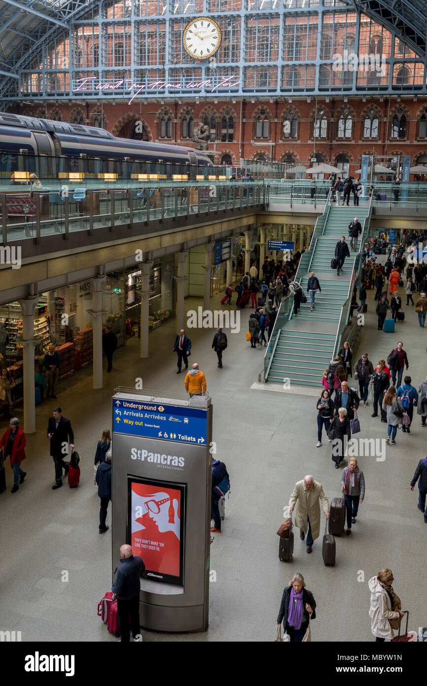 St pancras station aerial hi-res stock photography and images - Alamy